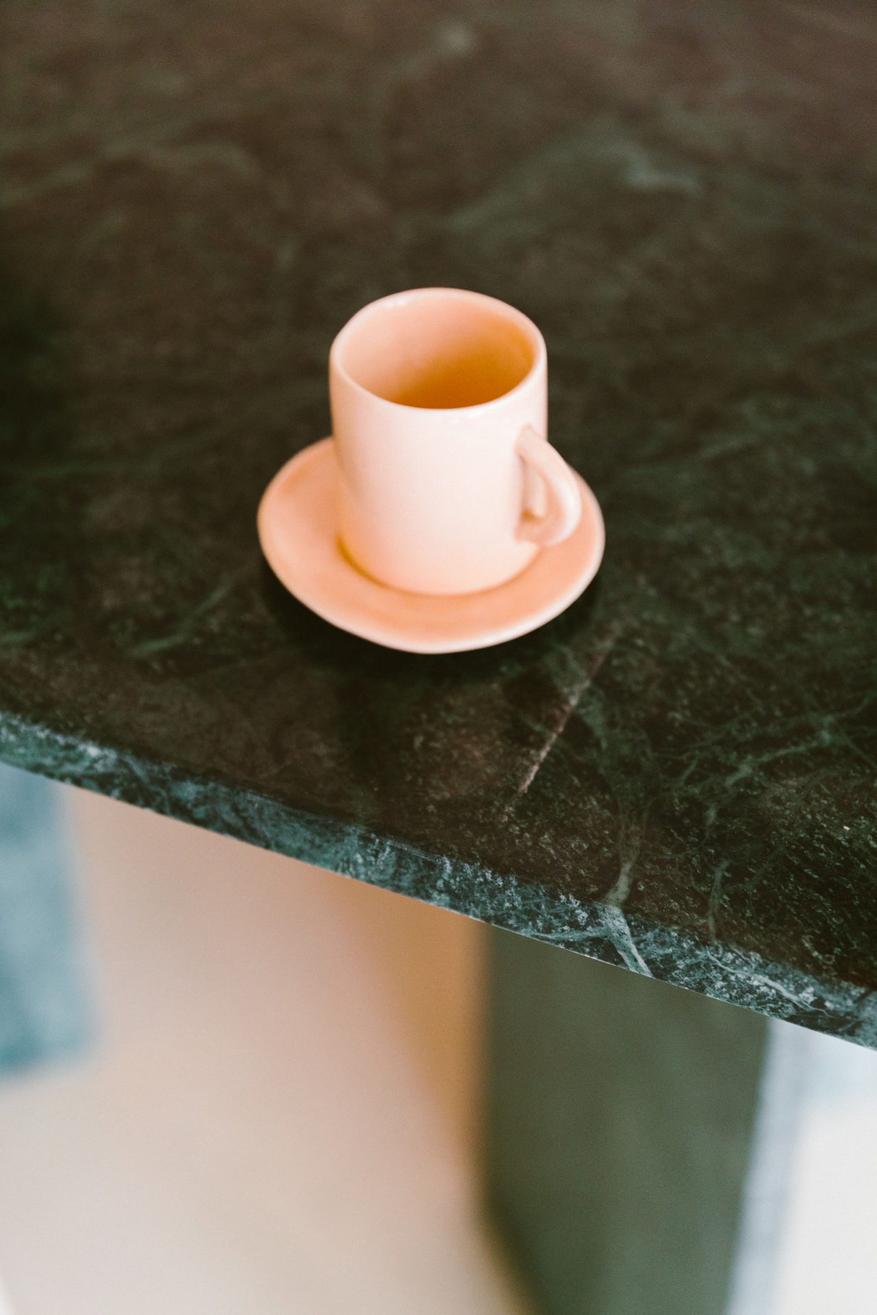 ALTARE Dining Table — Les Eines