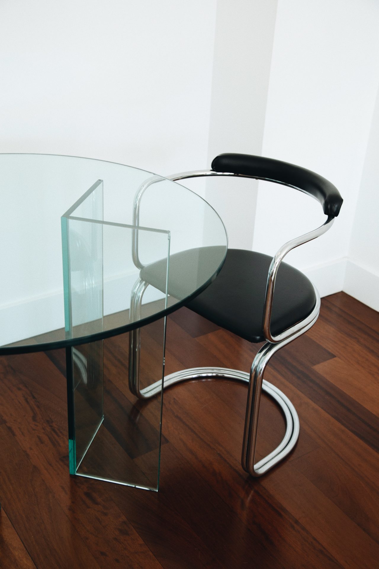 Total glass Acropoli dining table — Les Eines