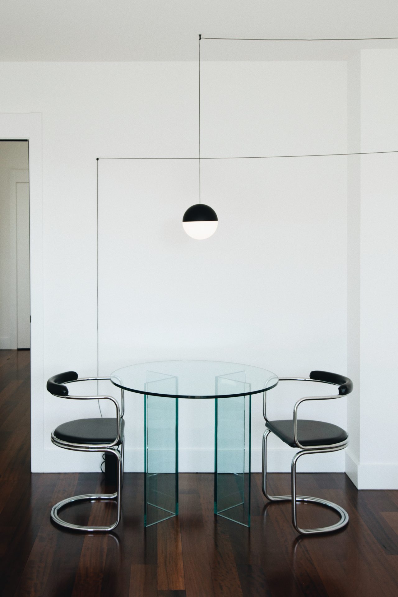 Total glass Acropoli dining table — Les Eines