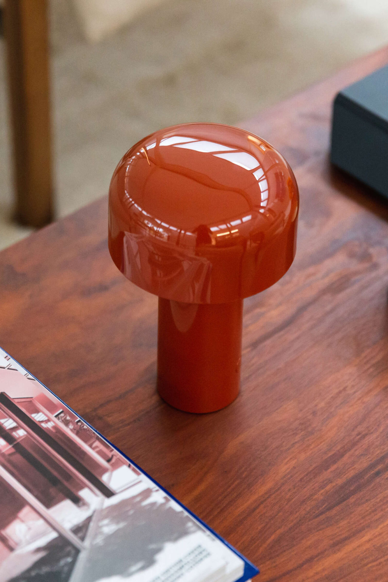 BELLHOP TABLE LAMP — Les Eines