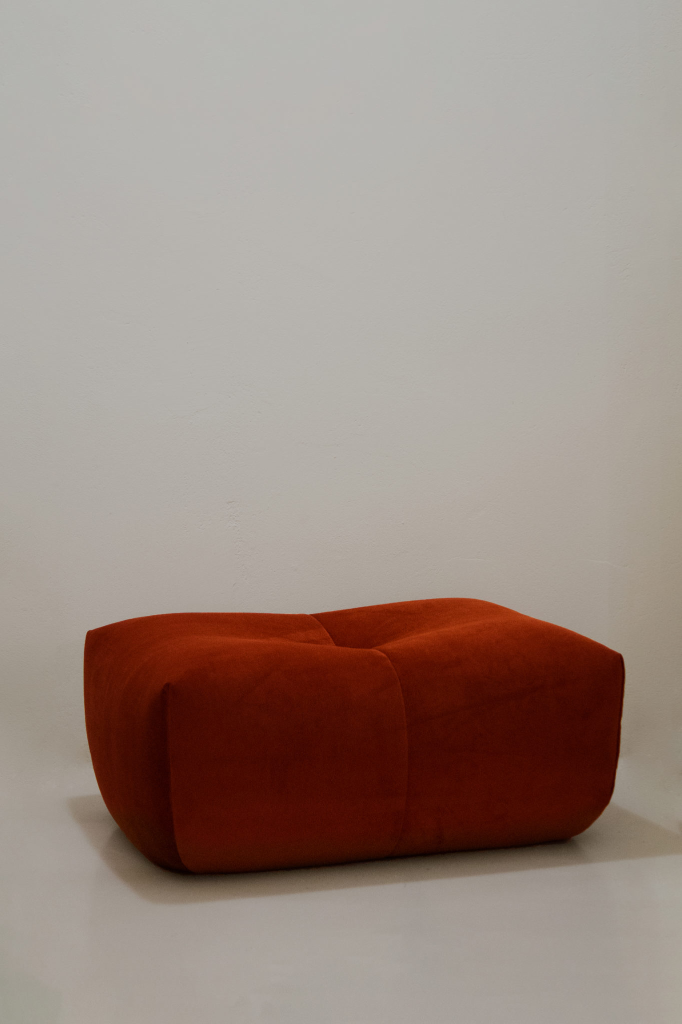 ORUGA PUFF IN VELVET — Les Eines